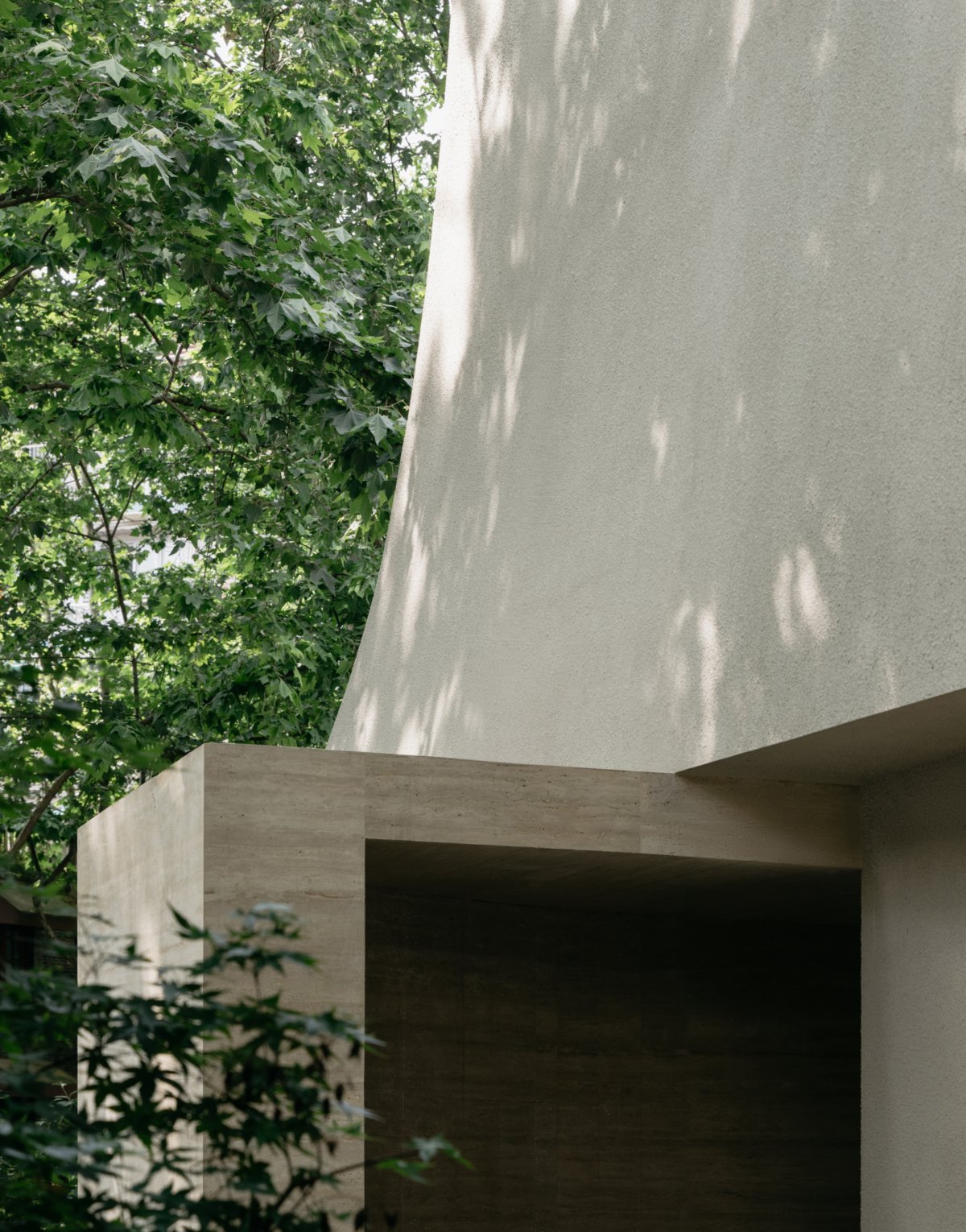 YinjiSpace - OUTIN DESIGN x Goldin Showroom